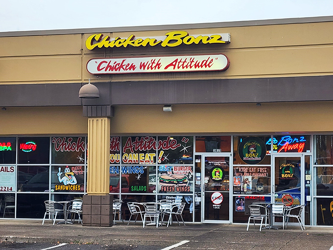 Chicken Bonz brings the puns and the crunch to this Springfield shopping center.