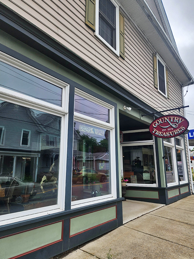 Small town charm meets serious antique hunting - it's like finding a diamond in your grandmother's jewelry box.