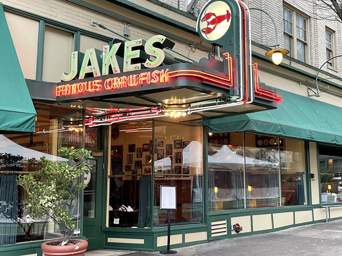 That vintage neon sign has been guiding hungry Portlanders to seafood nirvana since before neon was cool. Some traditions are worth keeping.