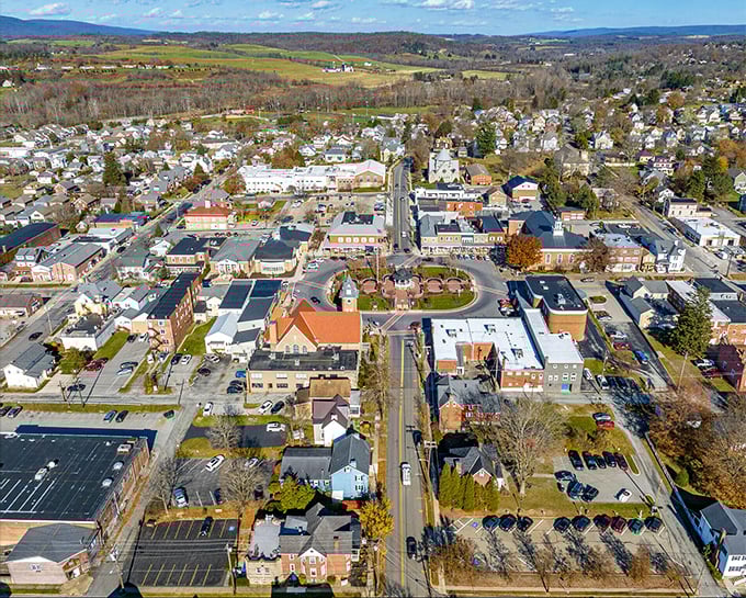 The town diamond sparkles with more than just its name, offering small-town charm by the handful.