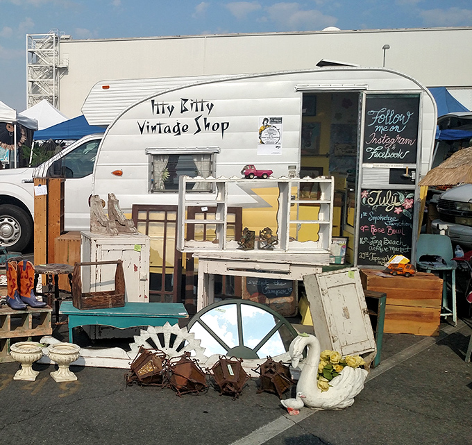 Vintage furniture hunters, prepare to swoon! Long Beach Antique Market transforms parking lots into showrooms that would make mid-century designers proud.