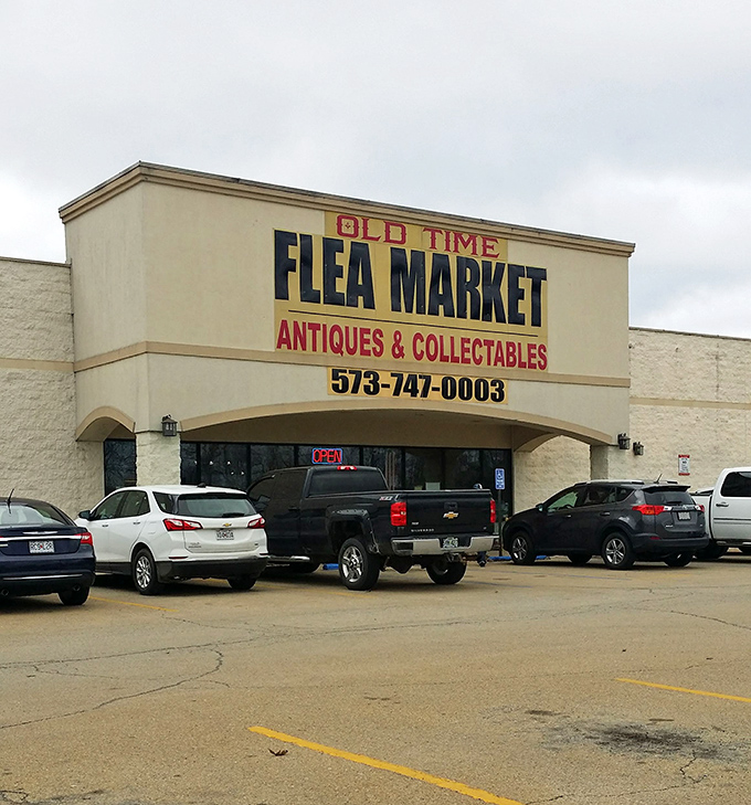 The "Old Time" name delivers exactly what it promises – classic flea market charm in every corner.
