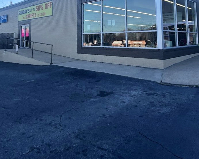 Park Avenue Thrift's modern facade proves that great bargains don't need to hide in dingy buildings.