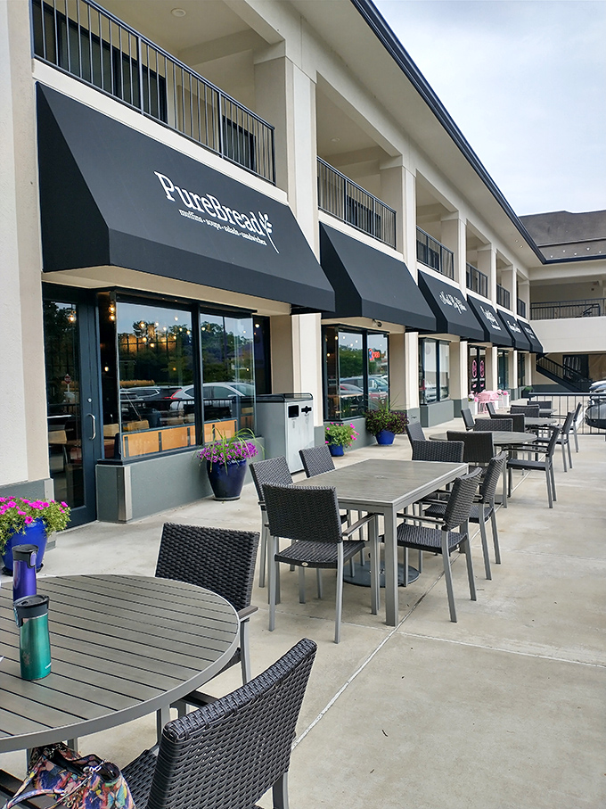 Modern meets delicious at this sleek spot where outdoor dining feels like a mini vacation.