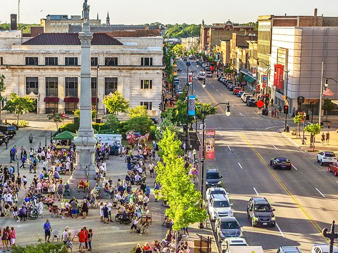 Racine: Downtown streets lead straight to Lake Michigan's sparkling shores. Talk about location without the lakefront premium!
