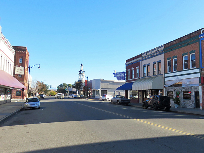 Red Bluff's quiet main drag looks like it's waiting for a parade that might start any minute&mdash;or next century.