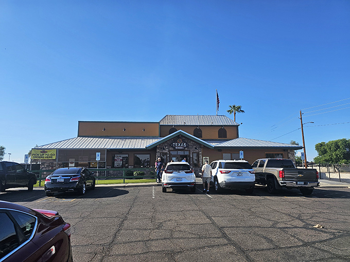 Texas-sized portions and flavors have found their Arizona home at this bustling roadhouse favorite.