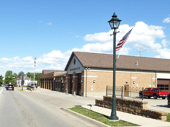 Stars, stripes, and senior-friendly prices! Tipp City's modern amenities and classic American feel create the perfect budget retirement playground.