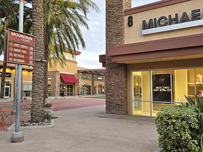 Michael Kors outlet beckons with promises of designer accessories at prices that won't break hearts.