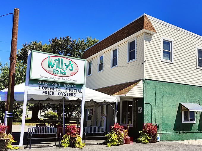 This charming green and white cottage serves up farm-fresh goodness that tastes like Sunday dinner at grandma's.