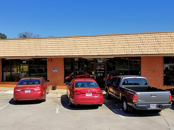 Hungry visitors stop at Yellow Jacket Hot Dogs in Ellenwood for a delicious bite, enjoying classic favorites in a relaxed setting.