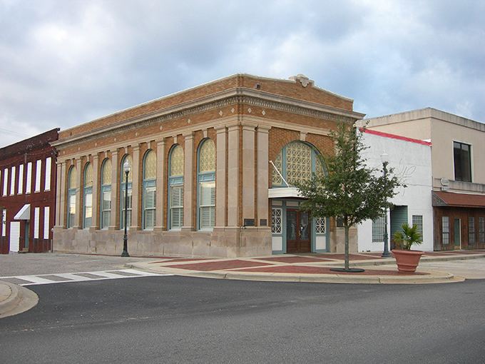 Red brick buildings line Andalusia's downtown like old friends gathering for coffee.