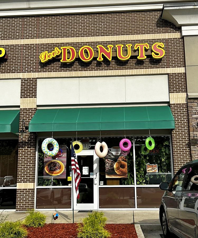 The modest exterior of Dev's belies the extraordinary treats inside. It's the Clark Kent of donut shops - unassuming but super!