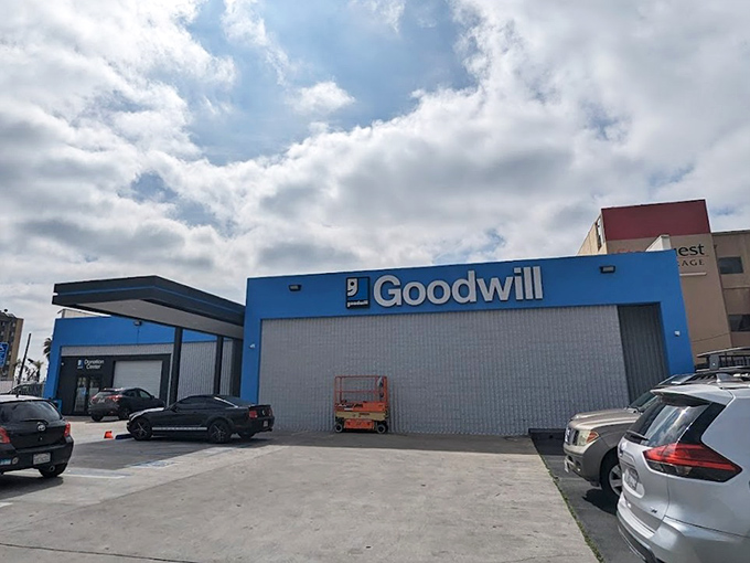 This Goodwill outpost looks ready for business, with parking spots just waiting for treasure seekers.