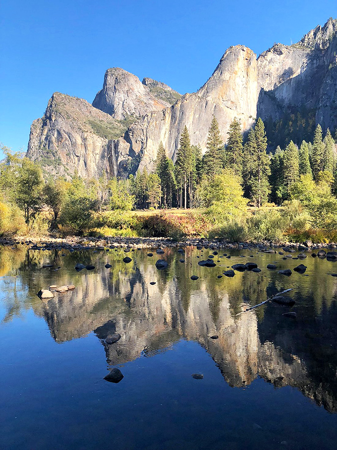 When Yosemite's your backyard, even the courthouse gets a view worth writing home about. 