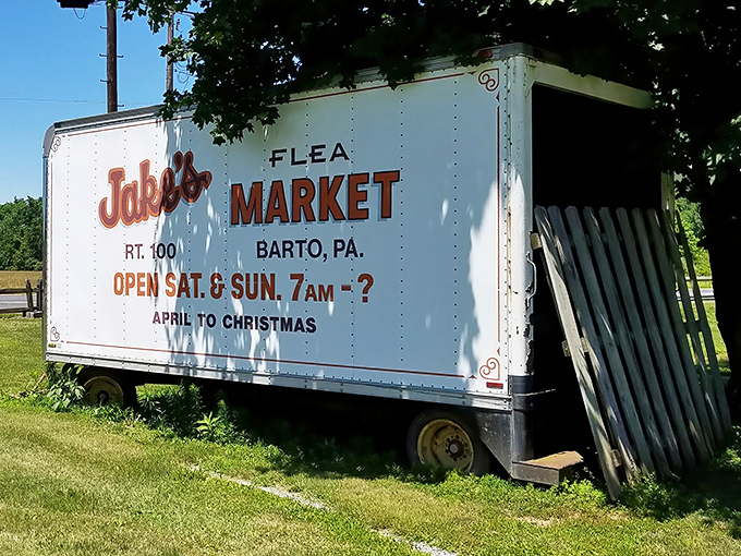 That vintage trailer sign says it all – Jake's is where memories are bought and sold from April to Christmas.