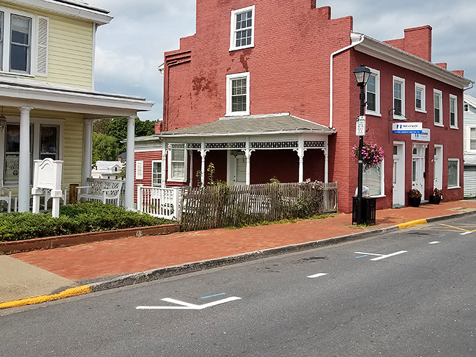 College town meets Civil War history in a setting so picturesque it makes postcards jealous of real life.