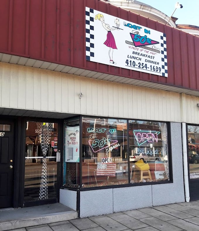 That retro charm and checkered pattern promise milkshakes thick enough to stand a spoon in.