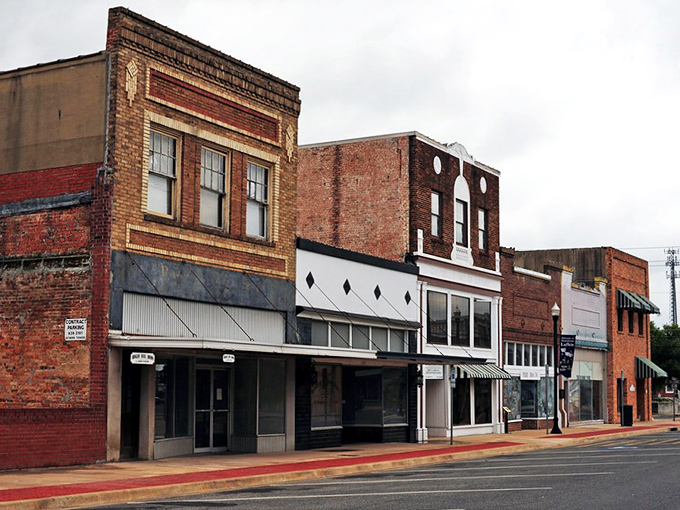 Wide streets and friendly storefronts make Lufkin feel like a Norman Rockwell painting come to life. Remember when everyone knew the soda jerk's name?