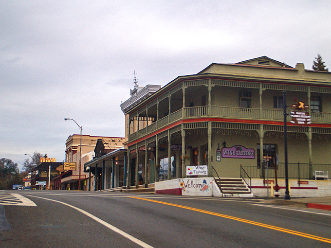 The old hotel in Mariposa has a welcoming porch and a timeless charm that invites you to stay awhile.
