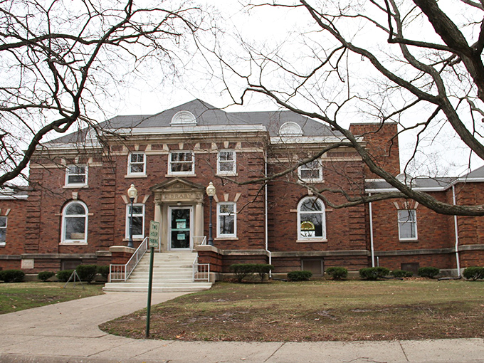 This Mount Vernon library doesn't just hold stories&mdash;it is one. Those symmetrical windows stare out like wise eyes that have watched generations come and go.