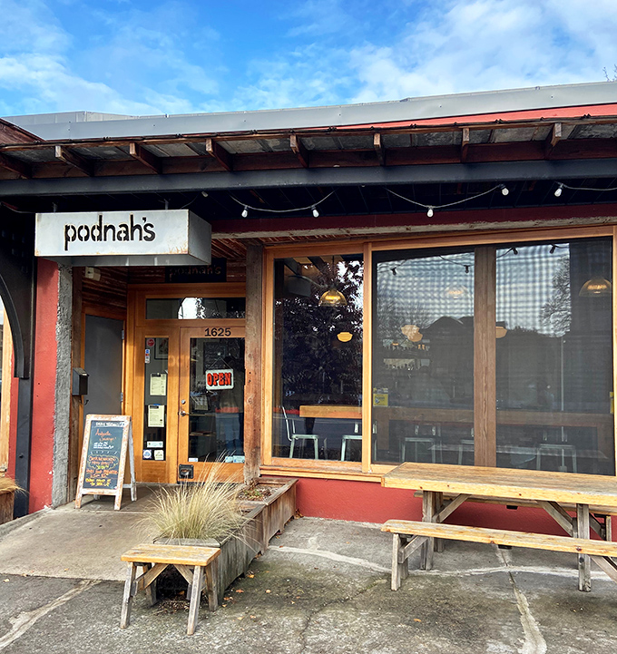 The inviting storefront promises Carolina-style barbecue that brings authentic Southern comfort to the Pacific Northwest beautifully.