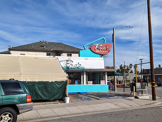 Some diners just have that movie-star quality &ndash; Rae's has been stealing scenes and hearts for decades.