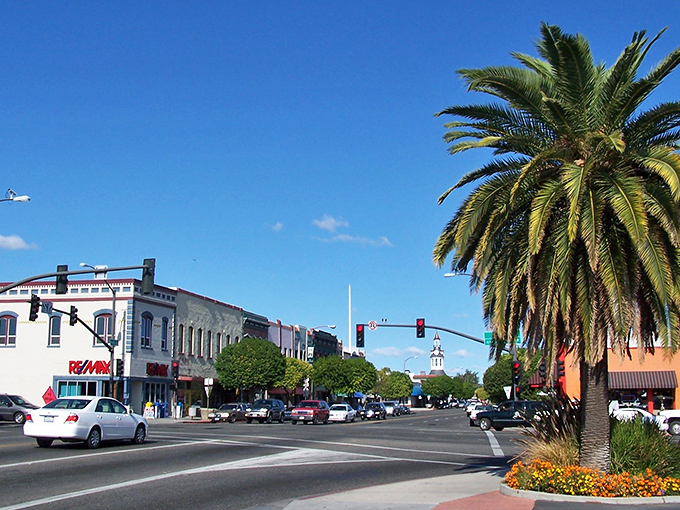 Palm trees and stoplight&mdash;Red Bluff's colorful streetscape is California's perfect blend of desert meets small-town Americana.
