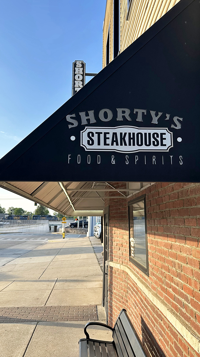 Small-town charm meets big-city steak quality on this quiet Garrett street corner.