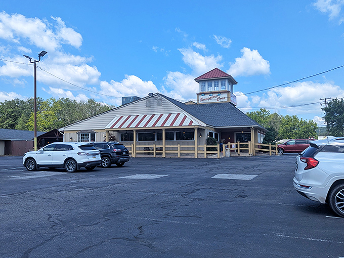 Classic American diner vibes meet serious seafood commitment &ndash; the perfect small-town combination for families.