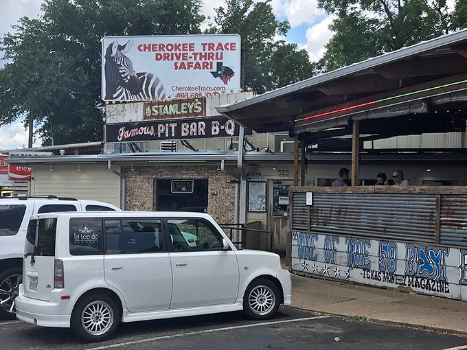 Classic roadside charm meets serious pit skills at this Tyler treasure that locals guard like family secrets.