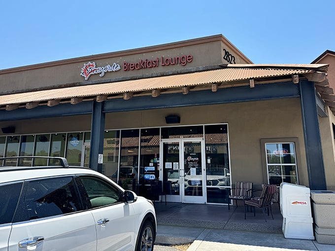 Sometimes the best breakfast spots hide behind the most unassuming facades, like culinary diamonds.