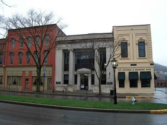 Norman Rockwell would feel right at home on this quintessential Main Street America scene.