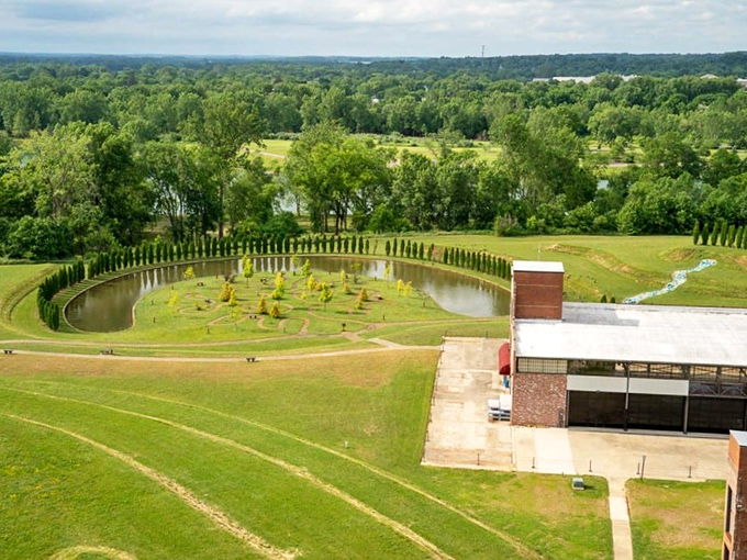 From above, this park reveals why Mount Vernon residents never feel the need to vacation elsewhere.