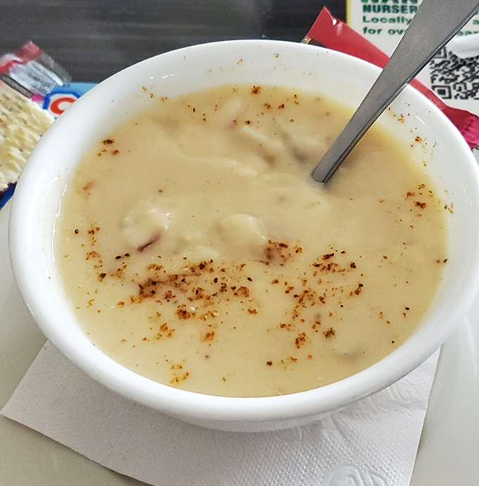 Cream of crab soup that doesn't skimp on the main attraction. Each spoonful is like a warm, velvety hug from the Chesapeake Bay itself.