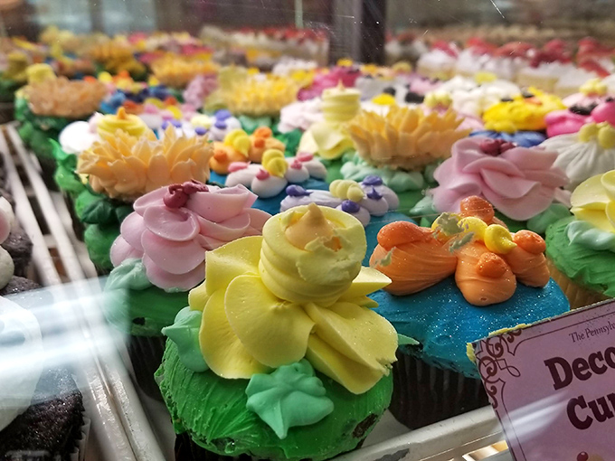 These flower-topped cupcakes aren't just desserts&mdash;they're edible bouquets that won't wilt before you get around to enjoying them.
