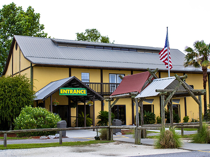 This cheerful yellow building with its rustic entrance feels like Florida's version of "Howdy, neighbor!" The American flag adds that perfect touch of community pride.
