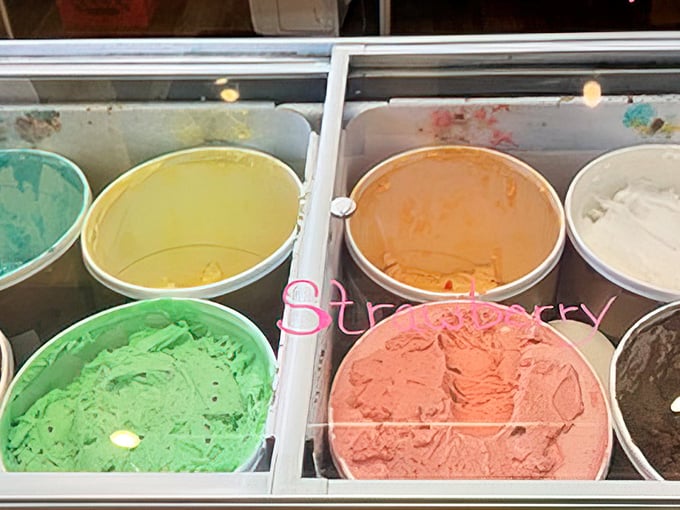 Ice cream in colors that would make a rainbow envious. Forget choosing flavors by name&mdash;here, you eat with your eyes first.