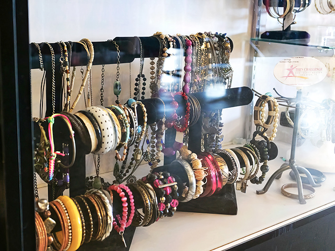 Jewelry displays that would make Elizabeth Taylor do a double-take. One person's forgotten bracelet becomes another's conversation starter at dinner parties.