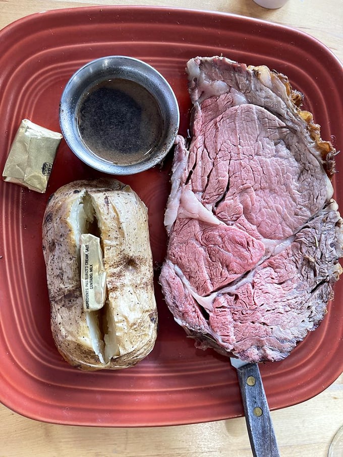 Prime rib with all the fixings proves that some classics never need fixing, just proper execution.