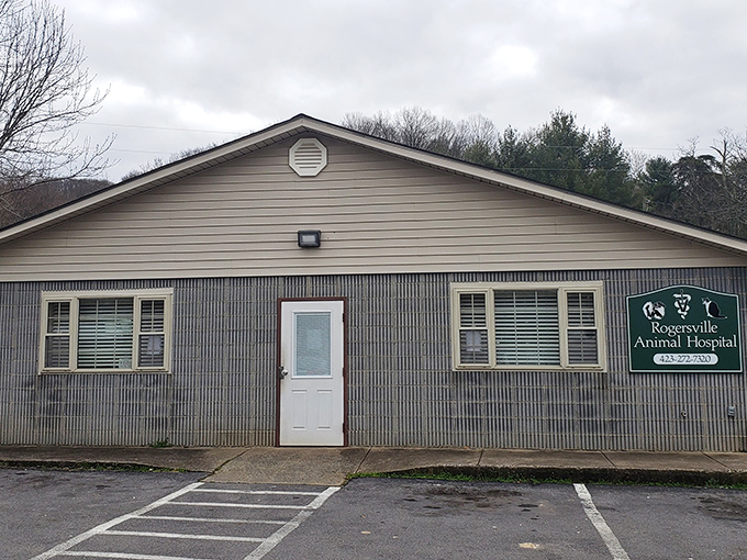 Small towns mean caring for all residents, including the four-legged ones. This unassuming animal hospital probably knows every pet in town by name.