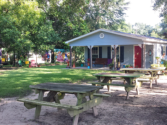 This colorful countryside retreat looks like the kind of place where sweet tea flows freely and nobody rushes through lunch.