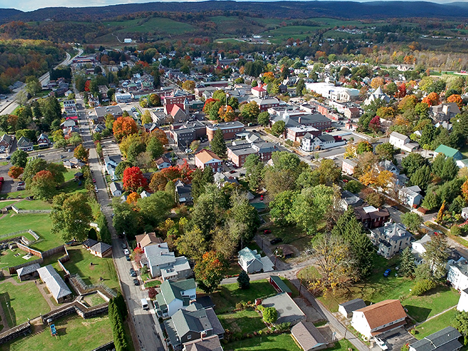 Autumn paints the town in colors so vibrant, even Instagram filters would feel inadequate.