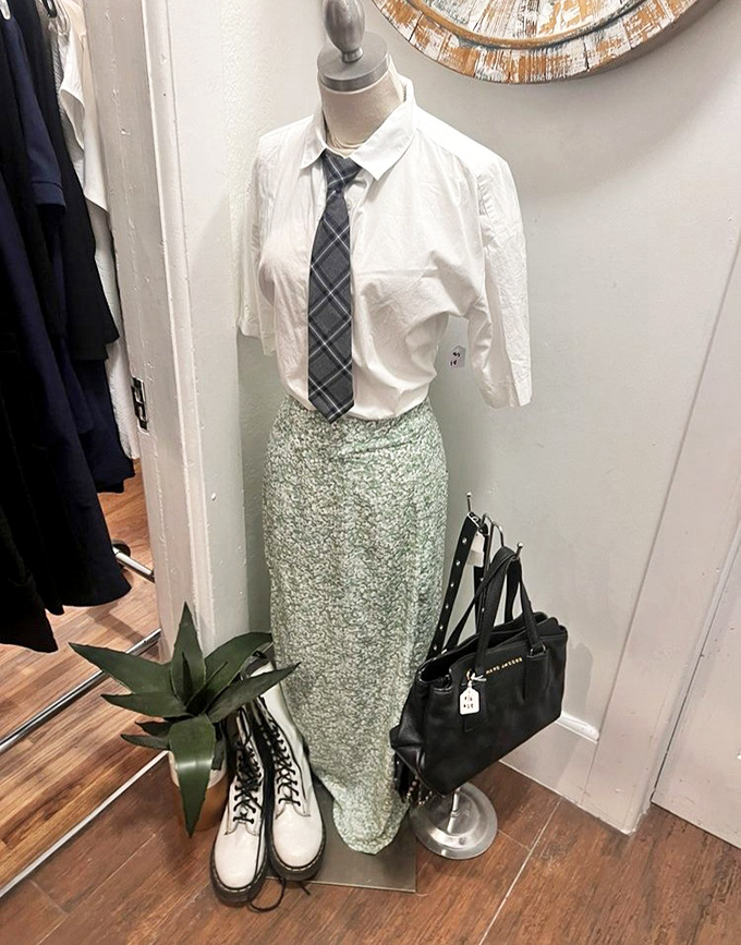 Business on top, party on the bottom – this mannequin's crisp white shirt and patterned skirt combo proves secondhand can look first-class.