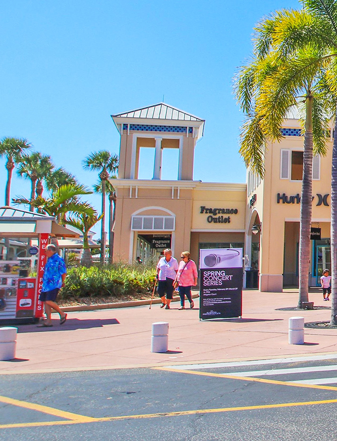 Sunshine, palm trees, and the Fragrance Outlet &ndash; where Florida shoppers discover their signature scents without signature pricing.