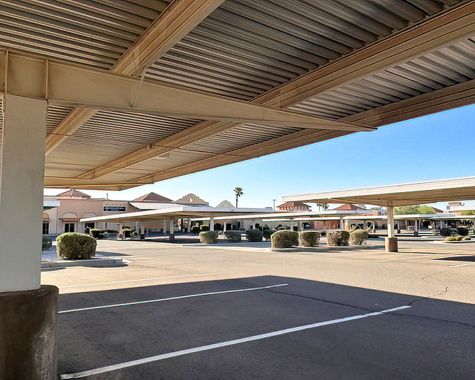 Covered walkways and ample parking make Outlets at Anthem a shopper-friendly oasis, even when Arizona's sun decides to show off.