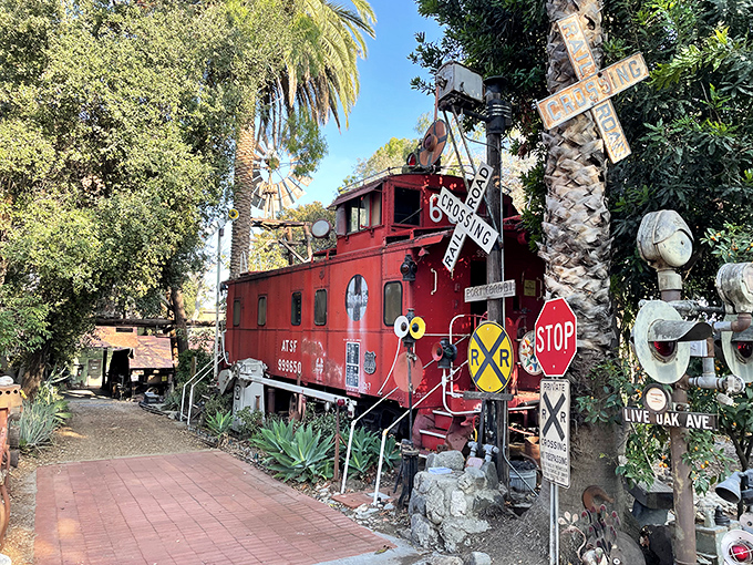 Nothing says "attention to detail" quite like incorporating miniature railways into your castle grounds.