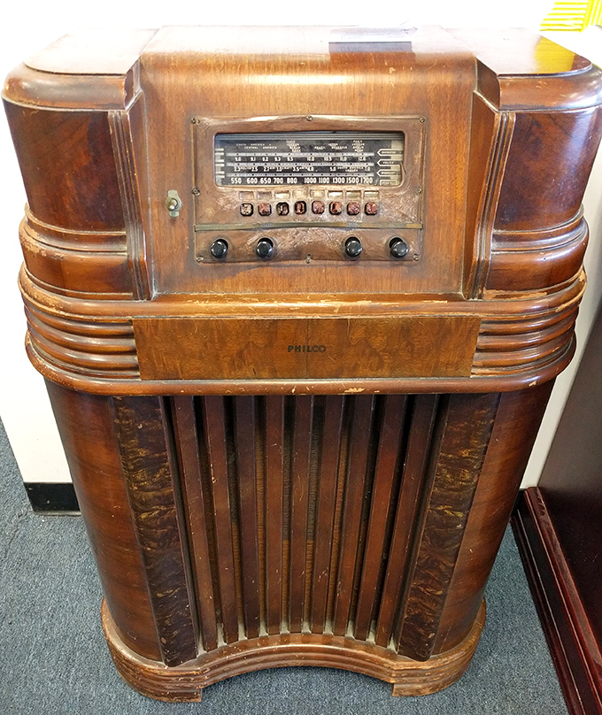 Not just a radio, but a time machine. This vintage Philco would make Don Draper nod approvingly while mixing an Old Fashioned.