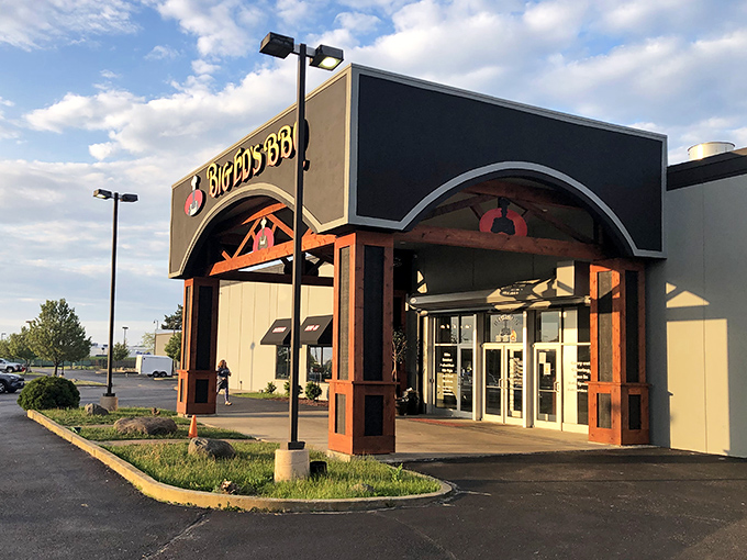 Big Ed's grand entrance is like the pearly gates of BBQ heaven. That wooden beam structure says, "Abandon diets, all ye who enter here."