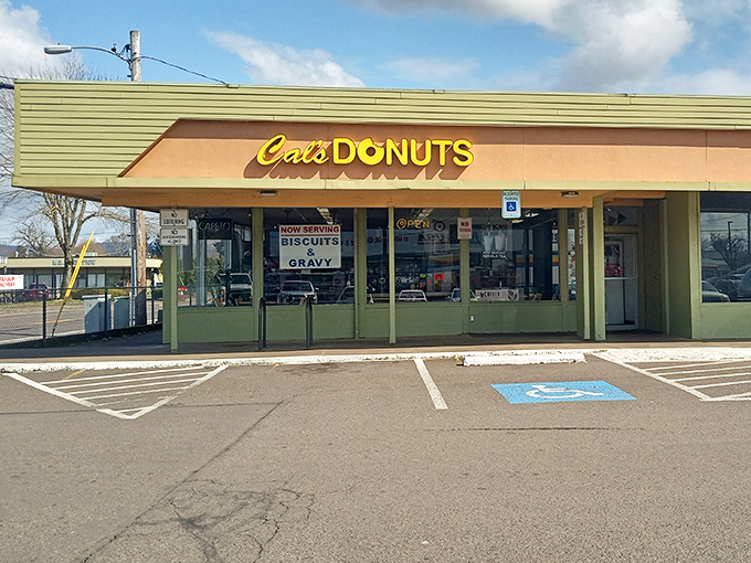 Cal's Donuts & Pastry may look unassuming from the outside, but locals know this Eugene staple delivers big on flavor. The sign even announces they serve biscuits and gravy!